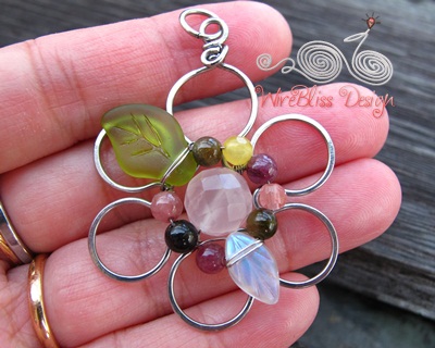 WireBliss's Wire Jewelry: Another Flora Pendant