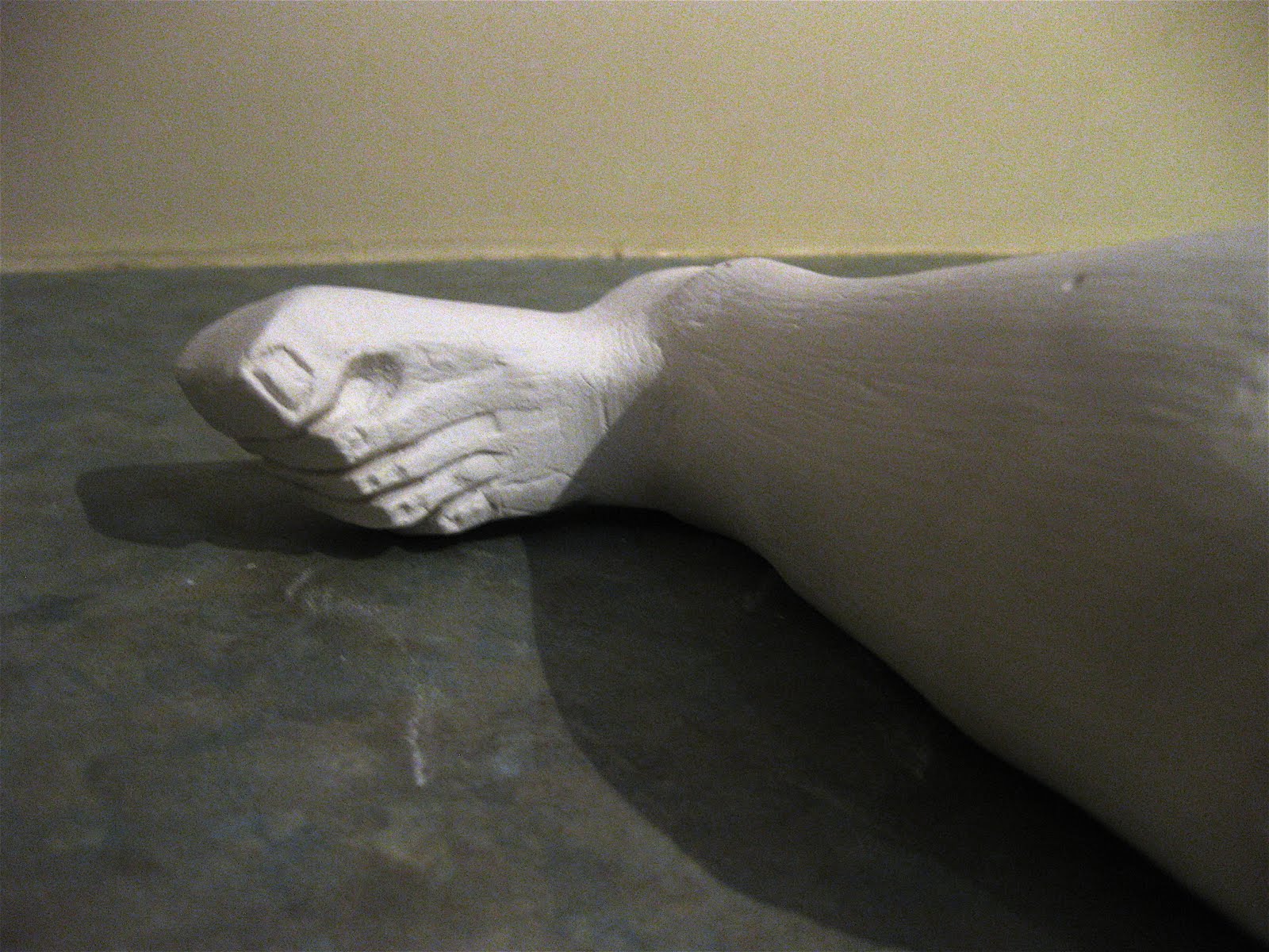 Vicco's Black Thread: ¿El Pie del Hombre de Yeso o El Pie de Yeso del ...