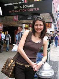 TV News and More: Frida Lidwina Metro TV News Anchor