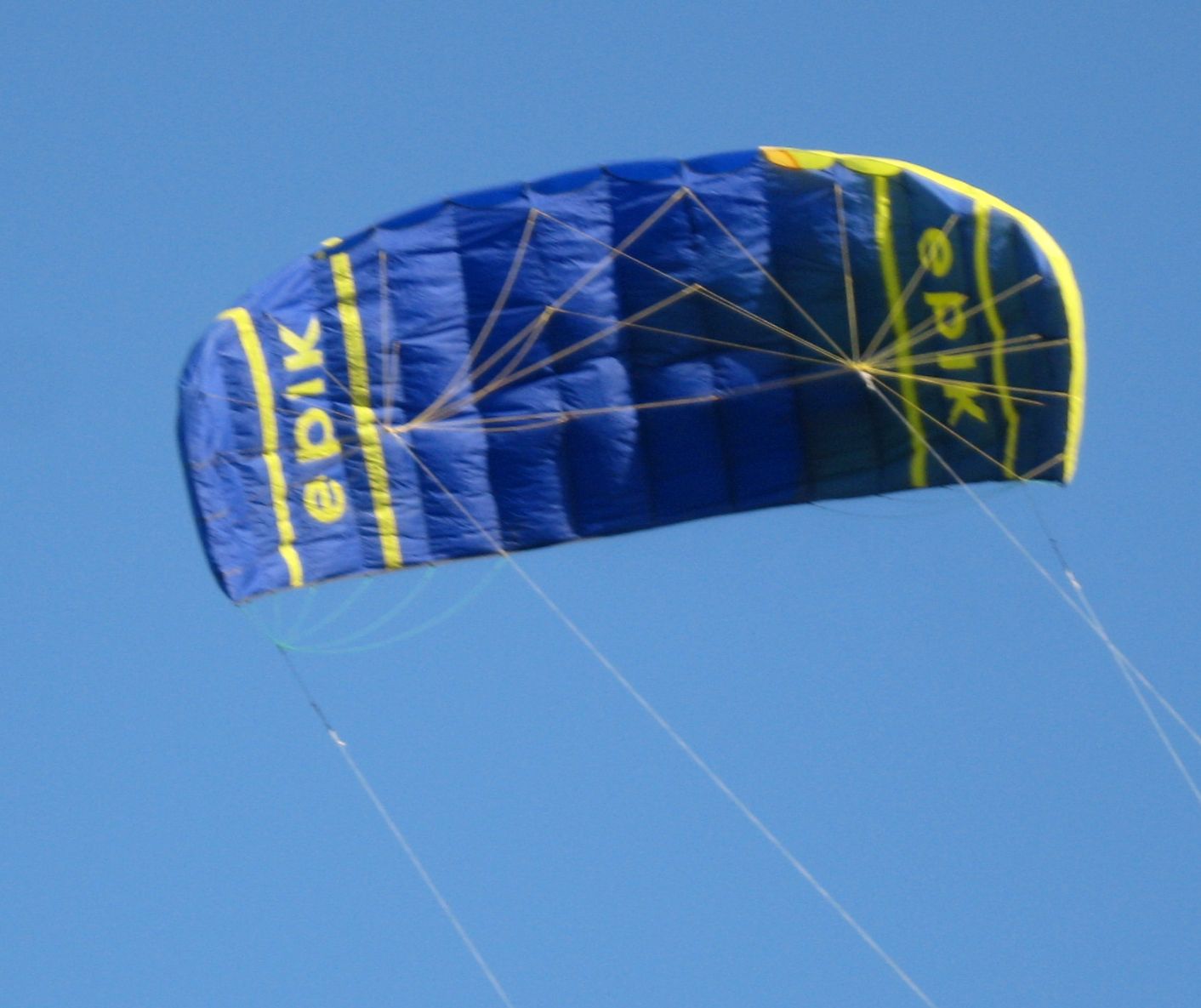 the kite guy: 4-line kites