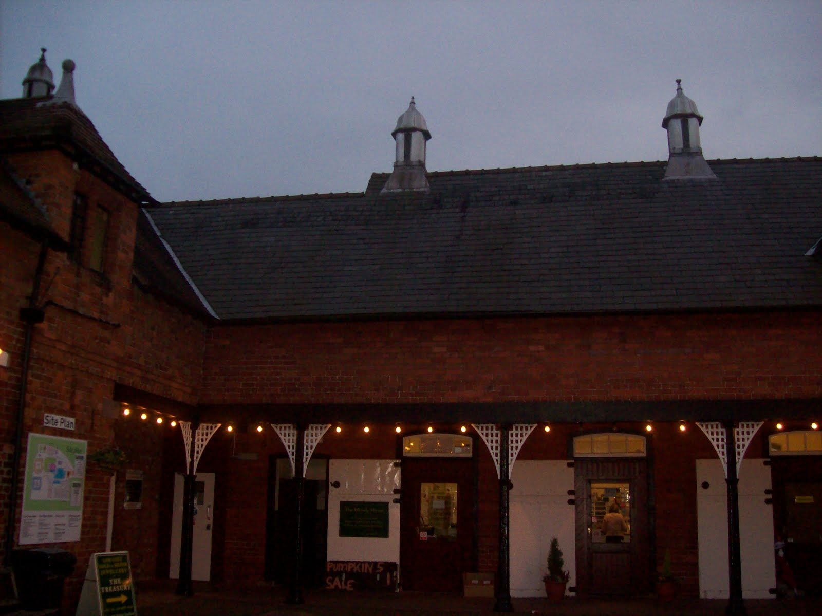 A GHOST HUNTERS DIARY: BLAKEMERE CRAFT CENTRE