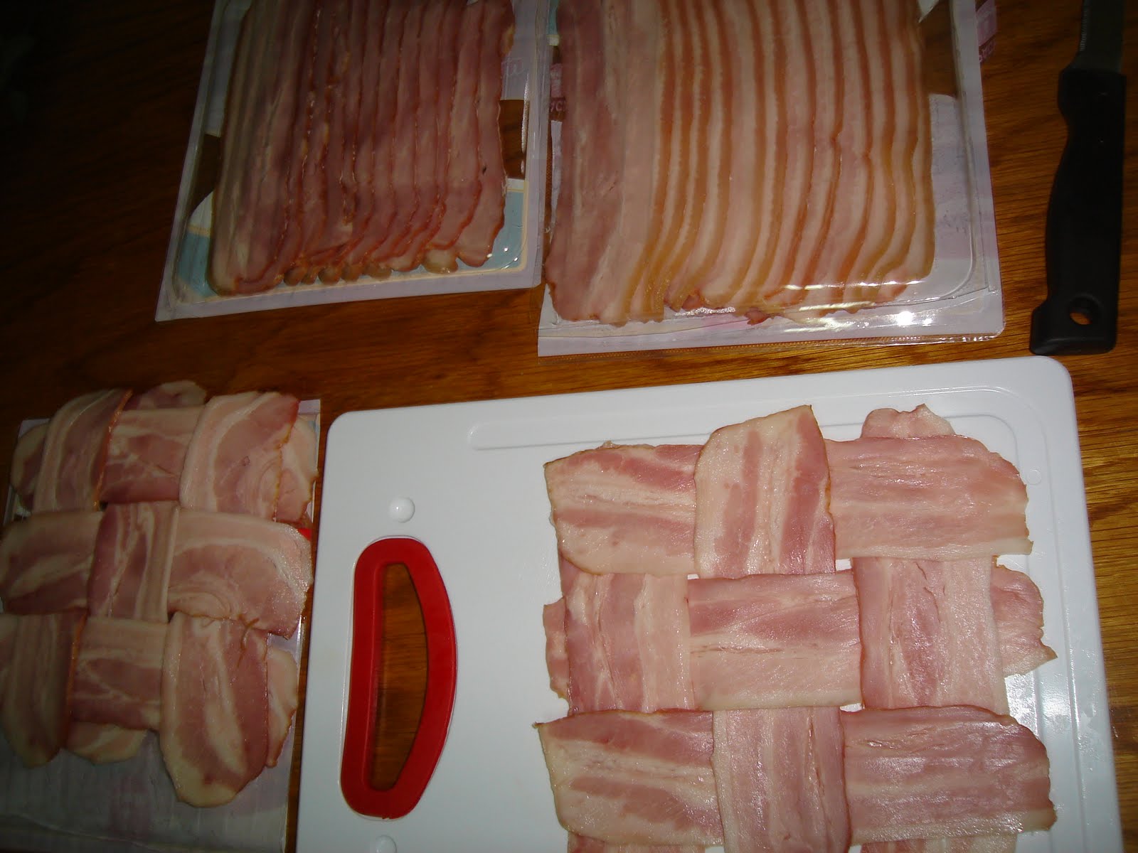 Pe masa din bucatarie: Spata de porc cu bacon impletit