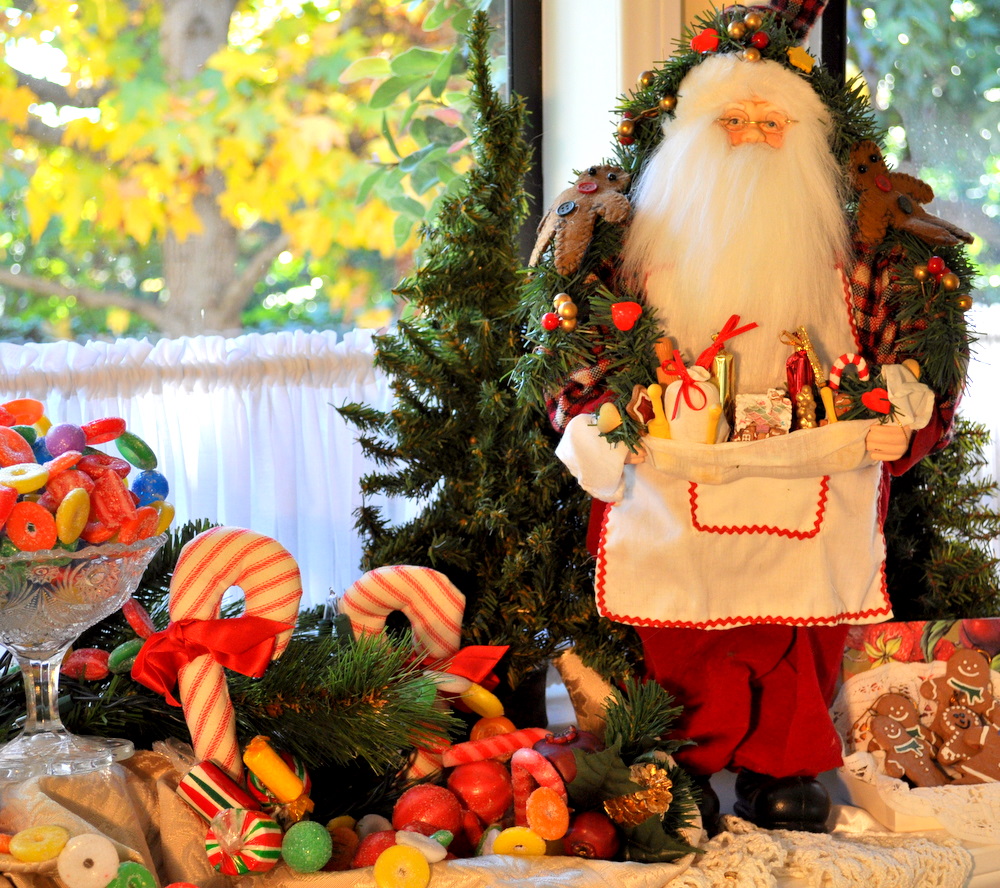 La Vie Quotidienne: Santa's Bakery and Confectionary