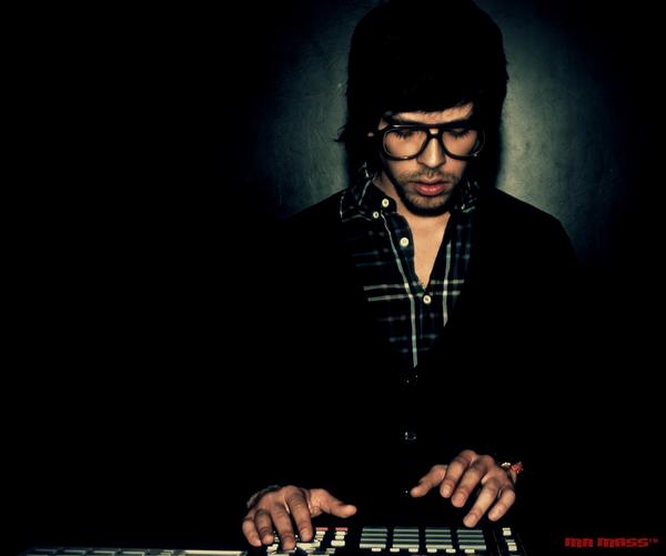 Onra : Long Distance