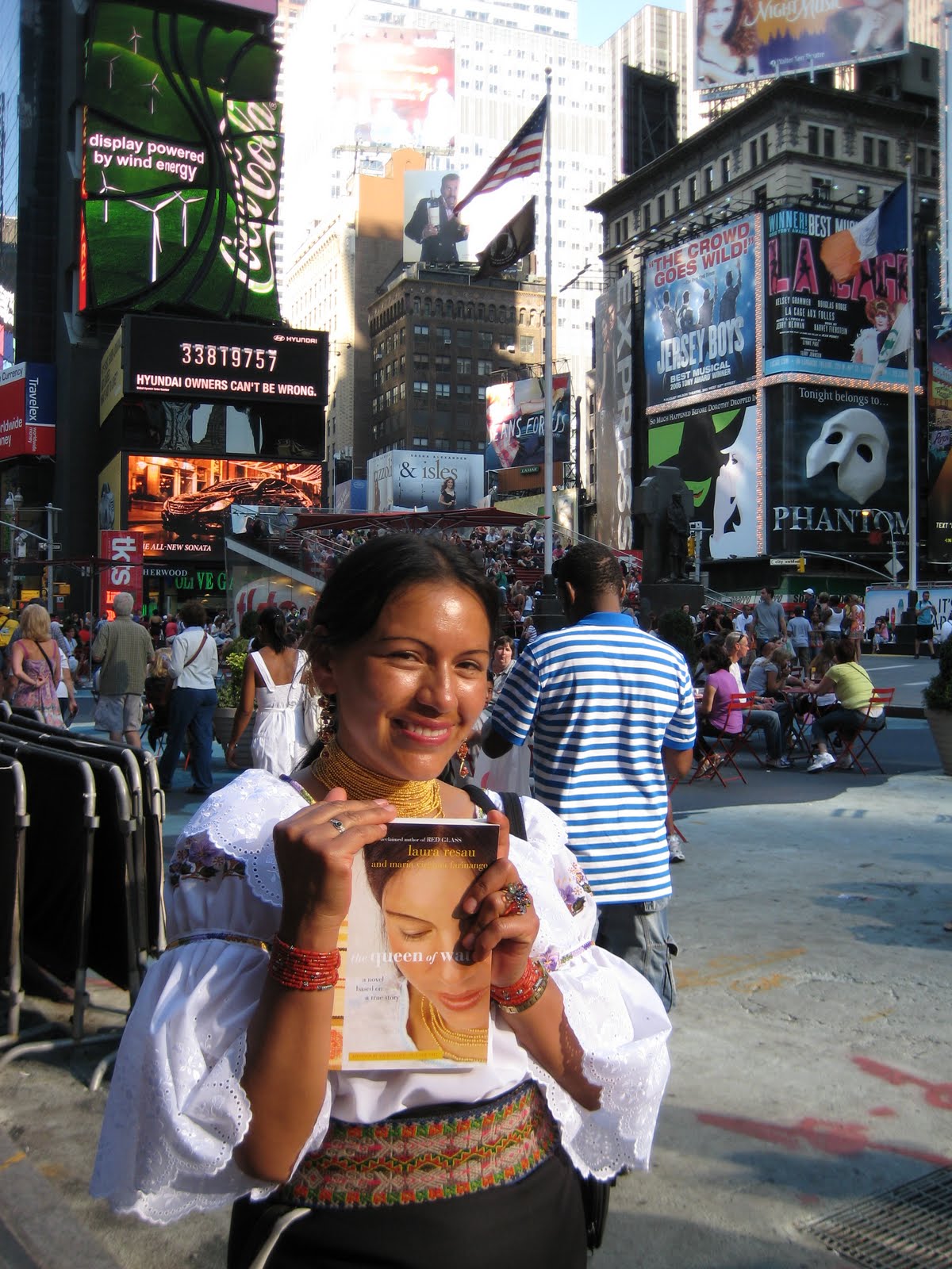 Blog of Author Laura Resau: NYC with Maria Virginia of THE QUEEN OF WATER!