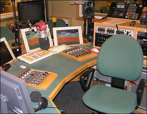 EVB FM MAKASSAR: Teknik Siaran Radio