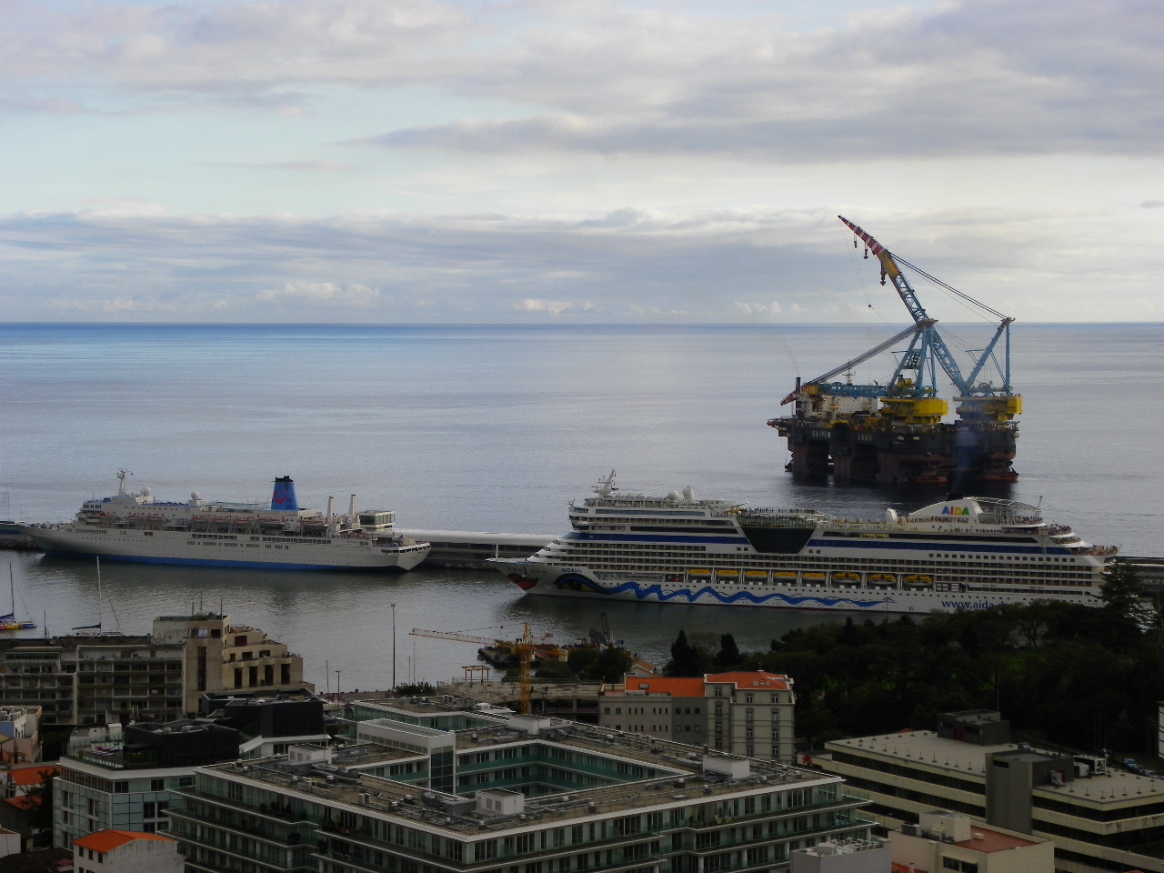 Sergio@Cruises: Navio grua semi-submergível Saipem 7000 no Funchal