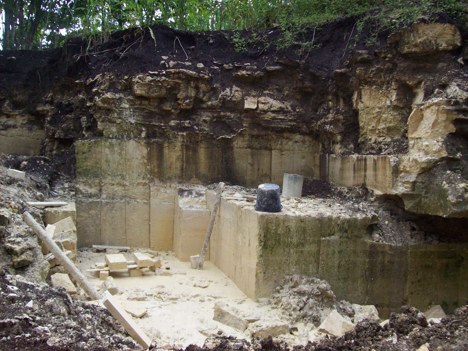 kelas 3 sekolah dasar: Contoh Objek Riset 2, Penggalian Batu Bata Putih