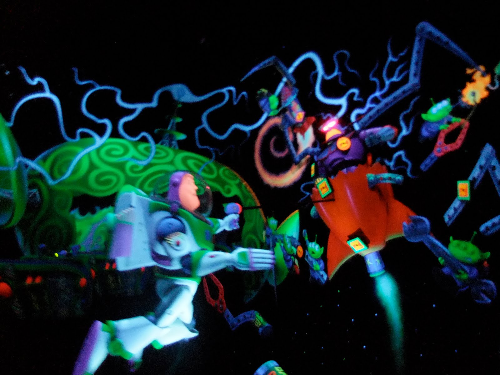 Hong Kong Disneyland Guide & Review: Buzz Lightyear Astro Blasters