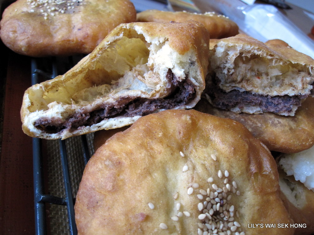 Lily's Wai Sek Hong: Hum Cheem Paeng With Red Bean Filling