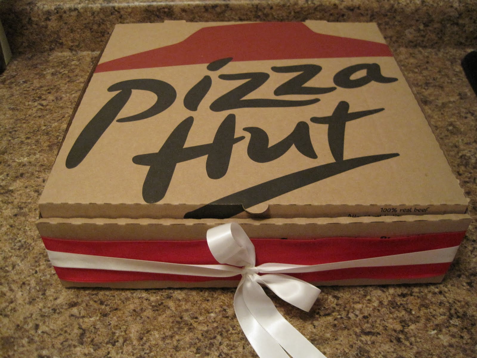 Your Happy Baker: Oreo Cookies n' Cream Pizza Cake