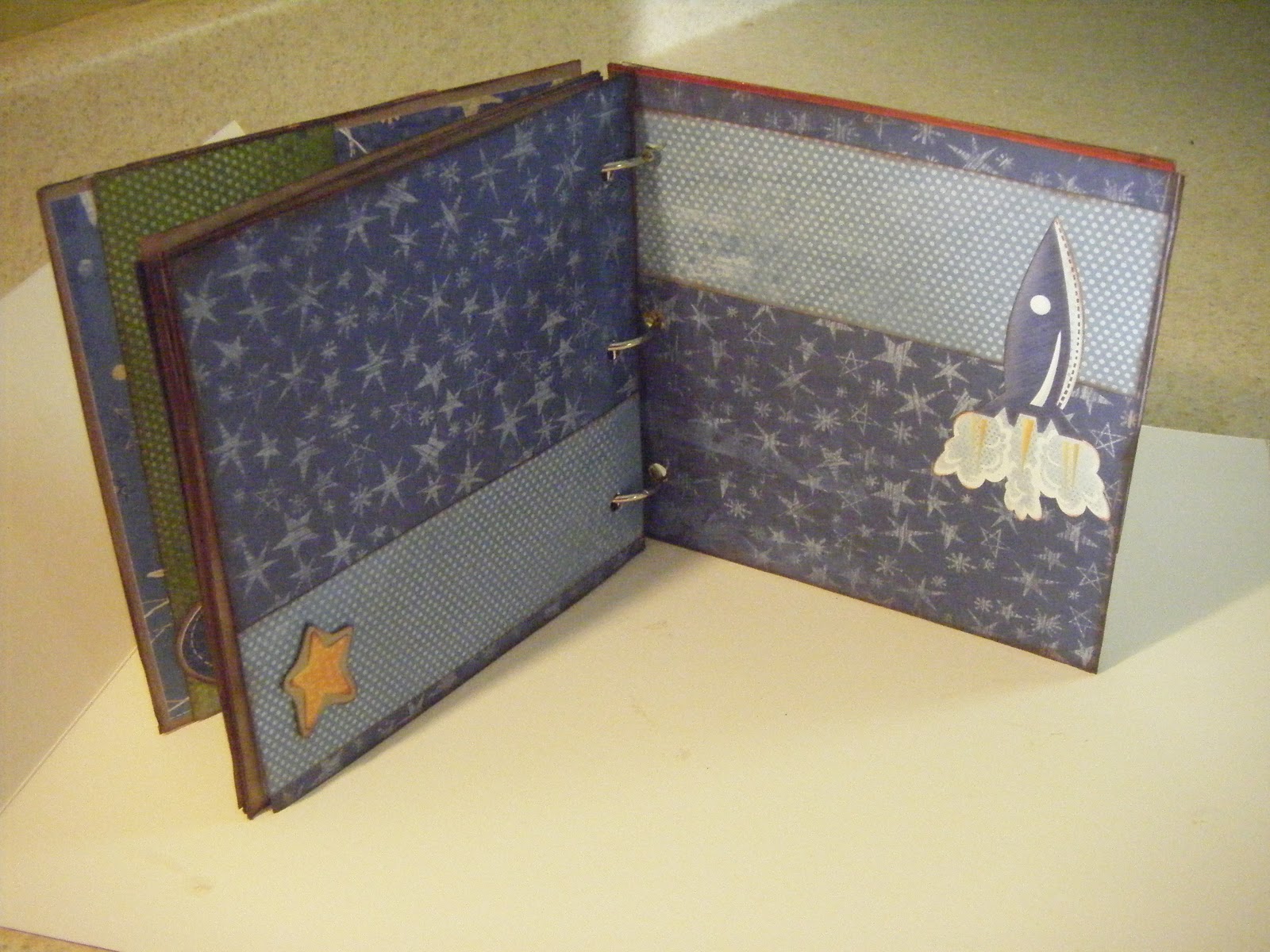 NikkiMo Papercrafts: "Upcycled" mini album