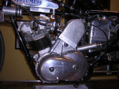 Smoke and Throttle: Supercharged Triumph Tiger Cub goes for the ton at ...