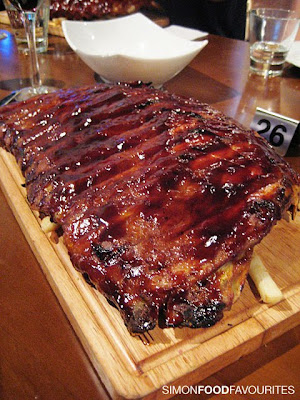 Simon Food Favourites: Criniti's: 1 metre long pizza and 1 kg ribs ...