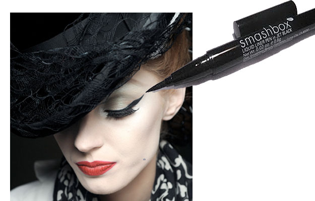 MiSSGLAMOURGiiRL: The Perfect Liquid Liner