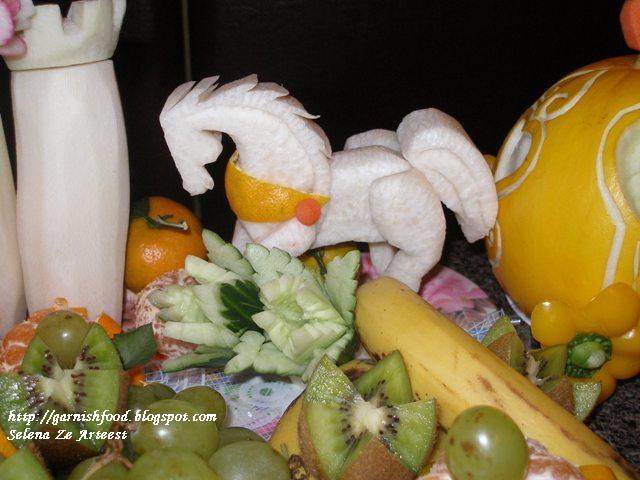 GarnishFoodBlog - Fruit Carving Arrangements and Food Garnishes ...