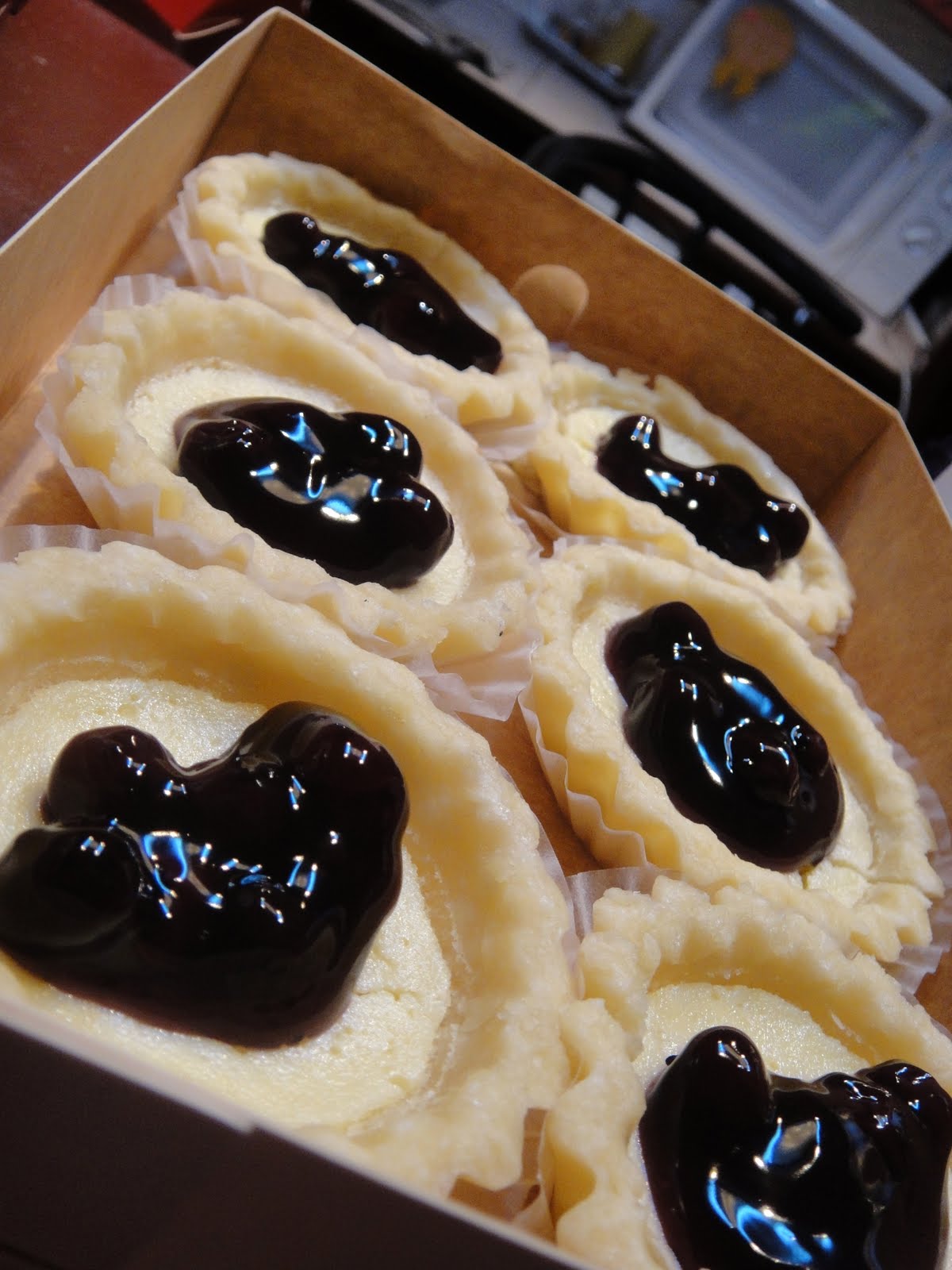 Best Places to Eat in the Philippines: Loumars Pies &Tarts :@) :@) :@)