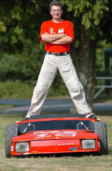 World's Amazings: World's Amazing Very Thin Car