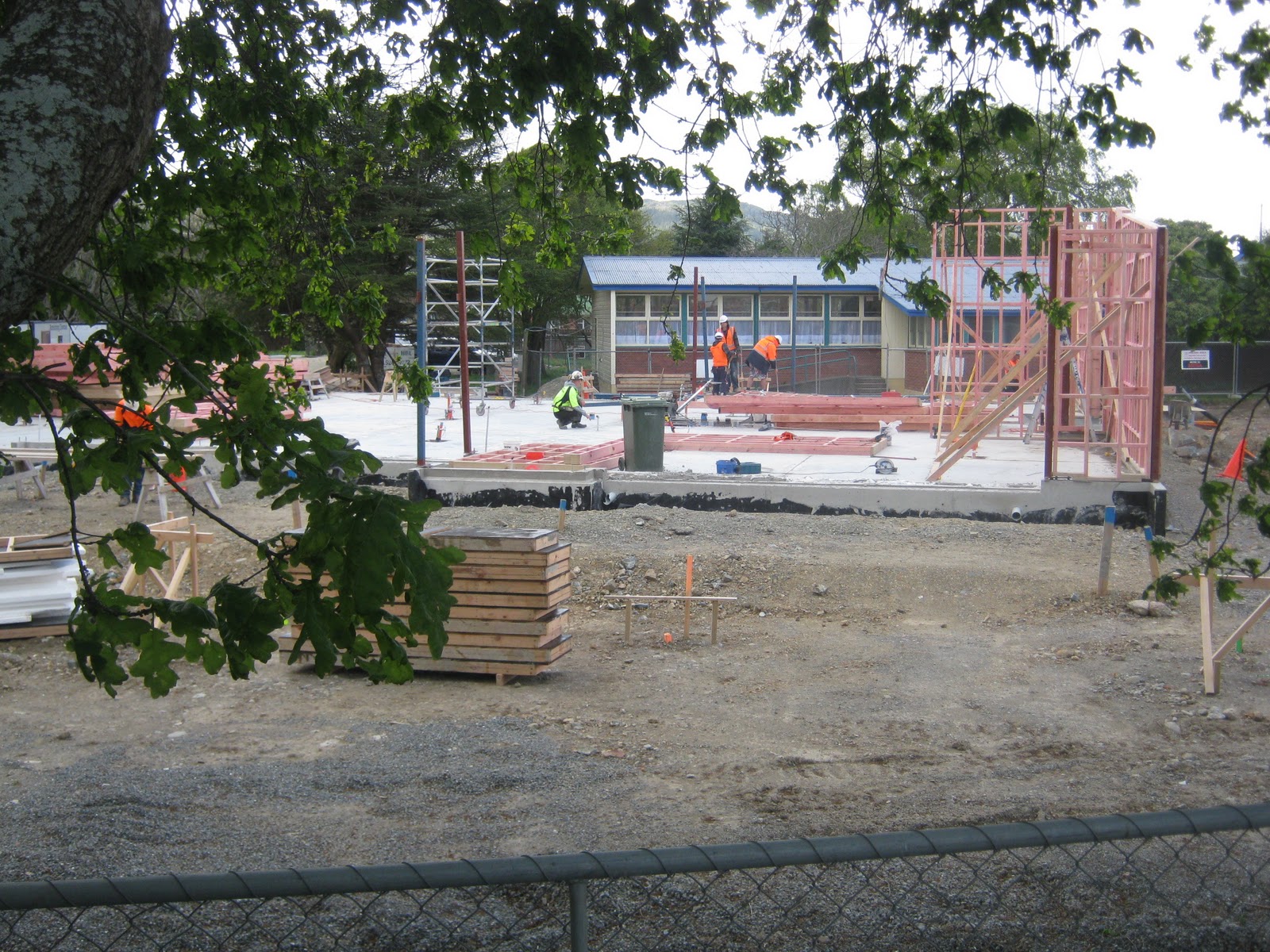 FERGUSSON INTERMEDIATE - OUR NEW SCHOOL: Building begins - October