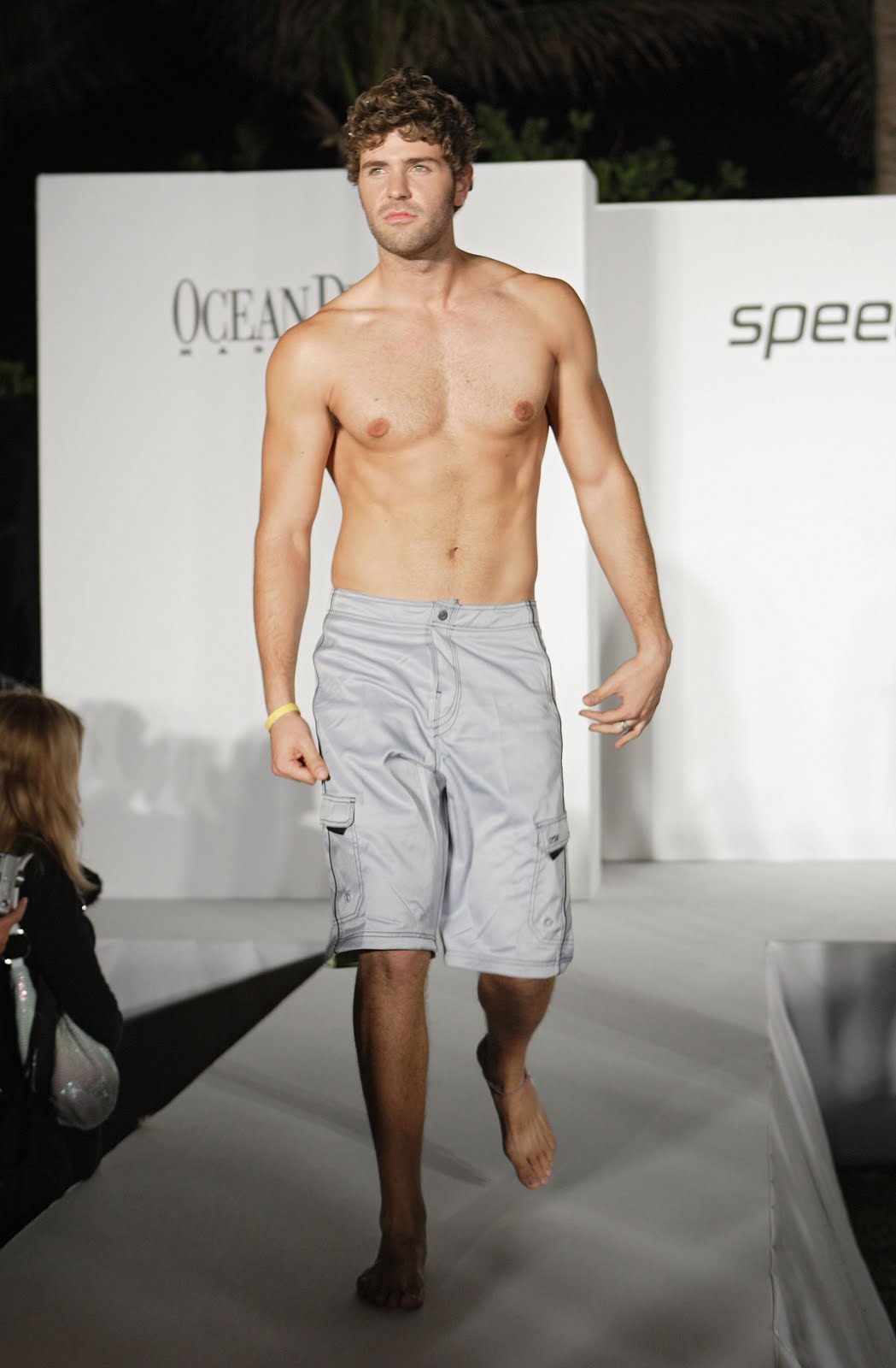 Barefoot Males: Zach Mann