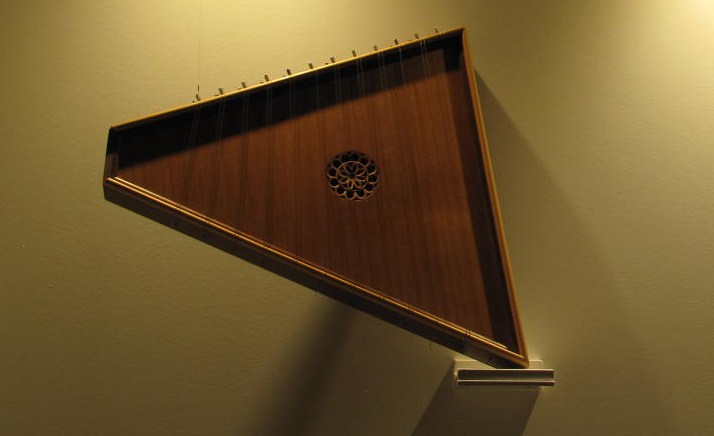 Ateneo multicultural: Instrumentos Musicales Antiguos