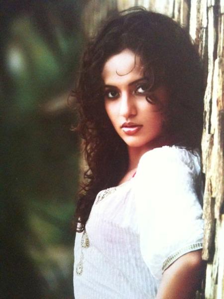 Boda Meedum Actress Udari chamika Warnakulasuriya latest photoes