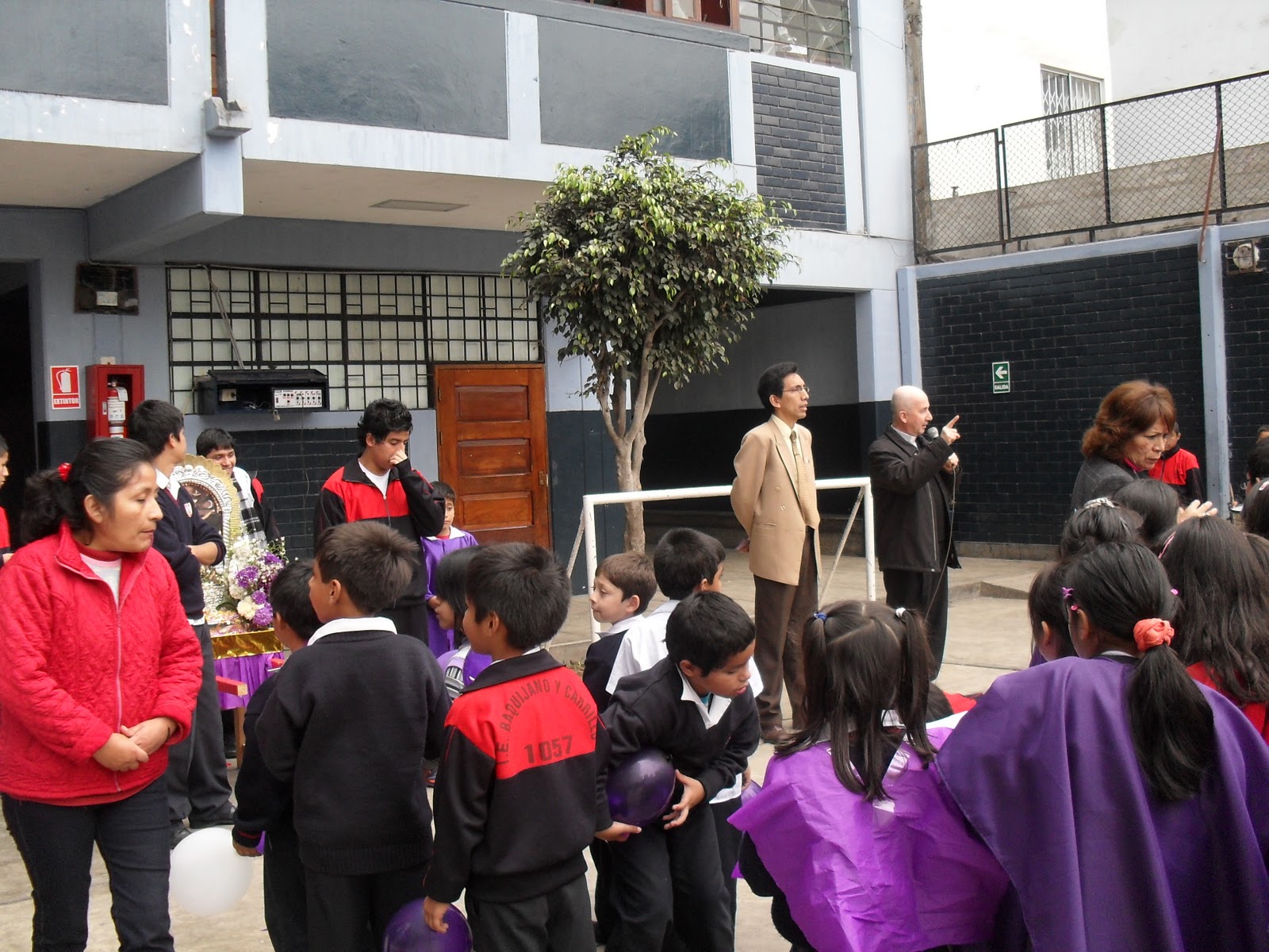 RELIEDUCA: PROCESIÓN DEL SEÑOR DE LOS MILAGROS RELIEDUCA: PROCESIÓN DEL SEÑOR DE LOS MILAGROS