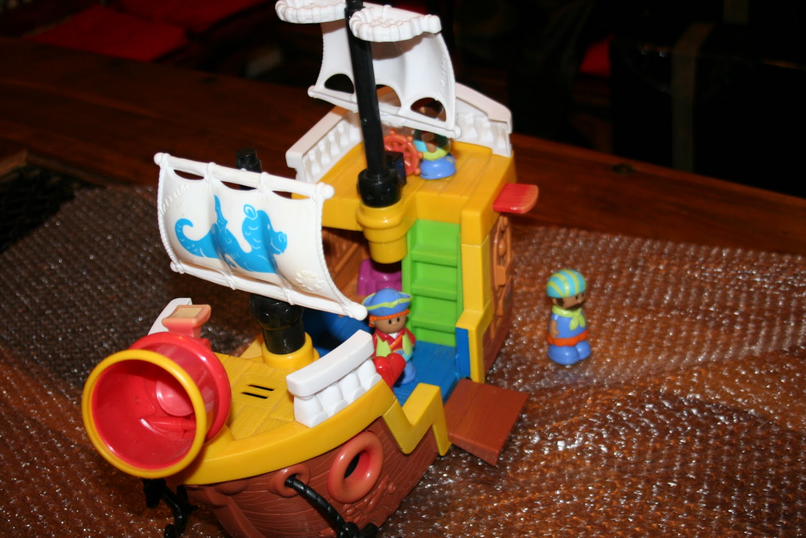 Super Snips: Fisher Price - Pirate Ship and Pirates - 55RM #00605