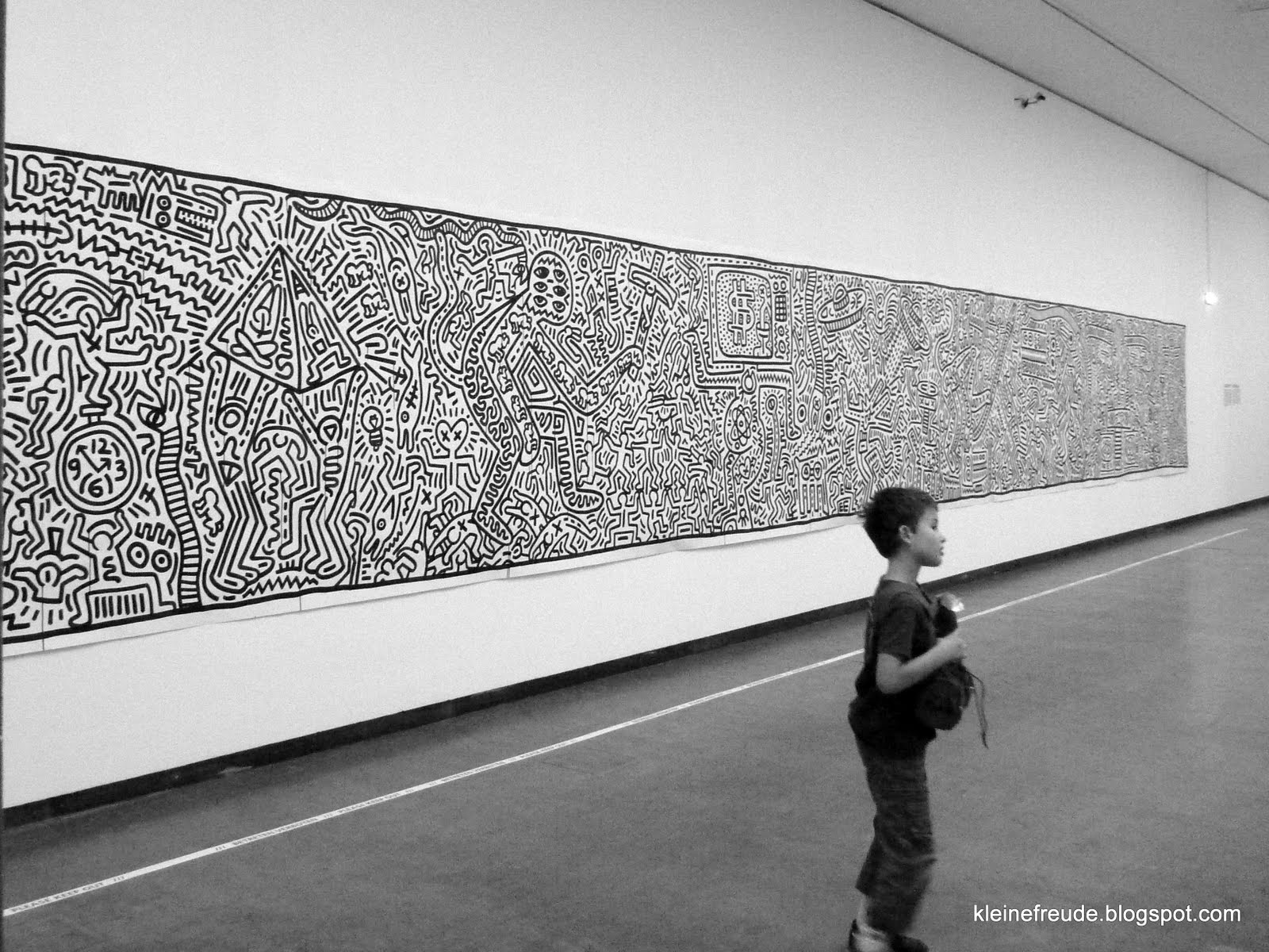 kleine freude: Time in boxes - Keith Haring in Wien