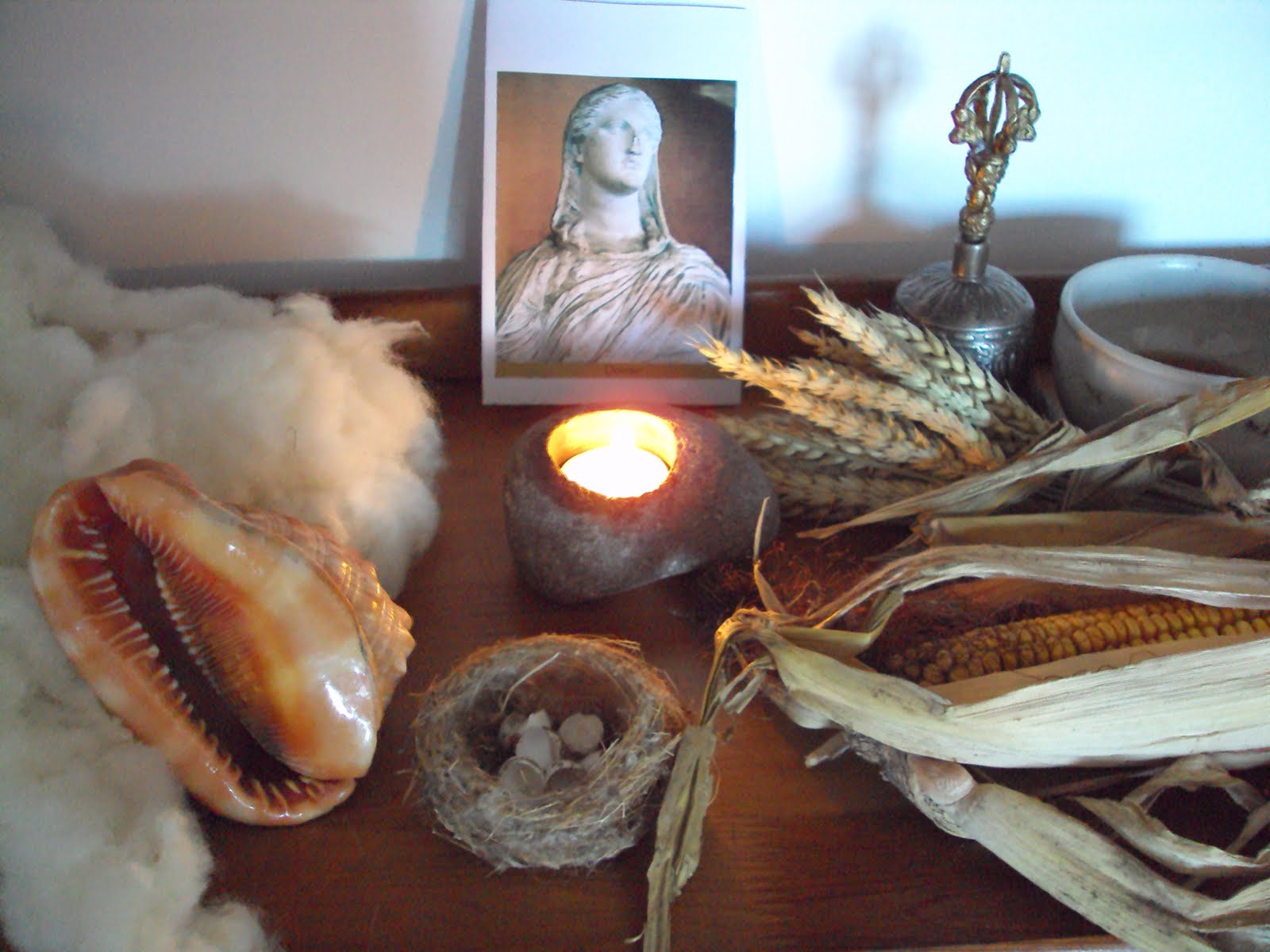 A Deusa no Coração da Mulher: UM ALTAR PARA DEMÉTER