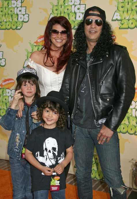 ROCK METAL STATION: ROCKSTARS AND FAMILY