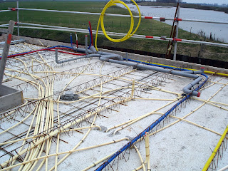 De bouw van huize Luken: Installatiewerk, bovenwapening en ankerplan