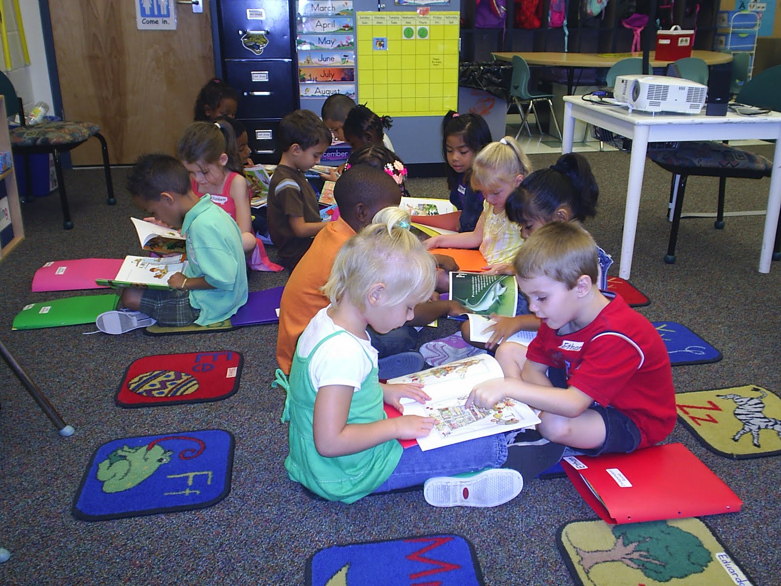 Mrs. Doiron's Kindergarten Class: Buddy Reading
