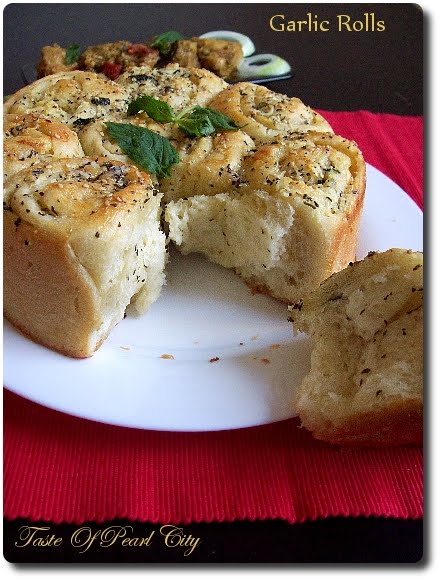Taste of Pearl City: Garlic Rolls