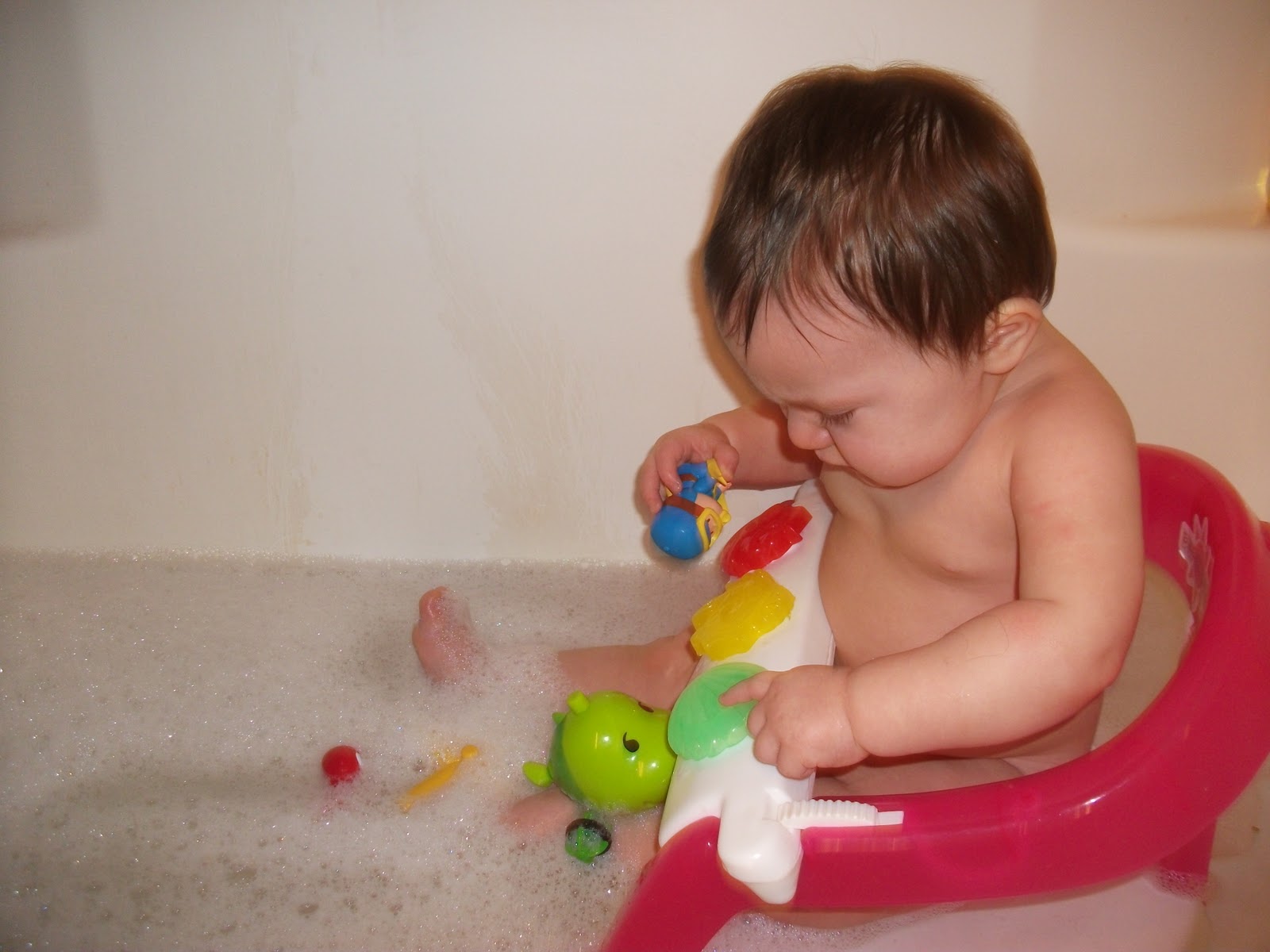 New Age Mama: Holiday Gift Guide - Pocoyo Water Taxi Review & Pocoyo ...