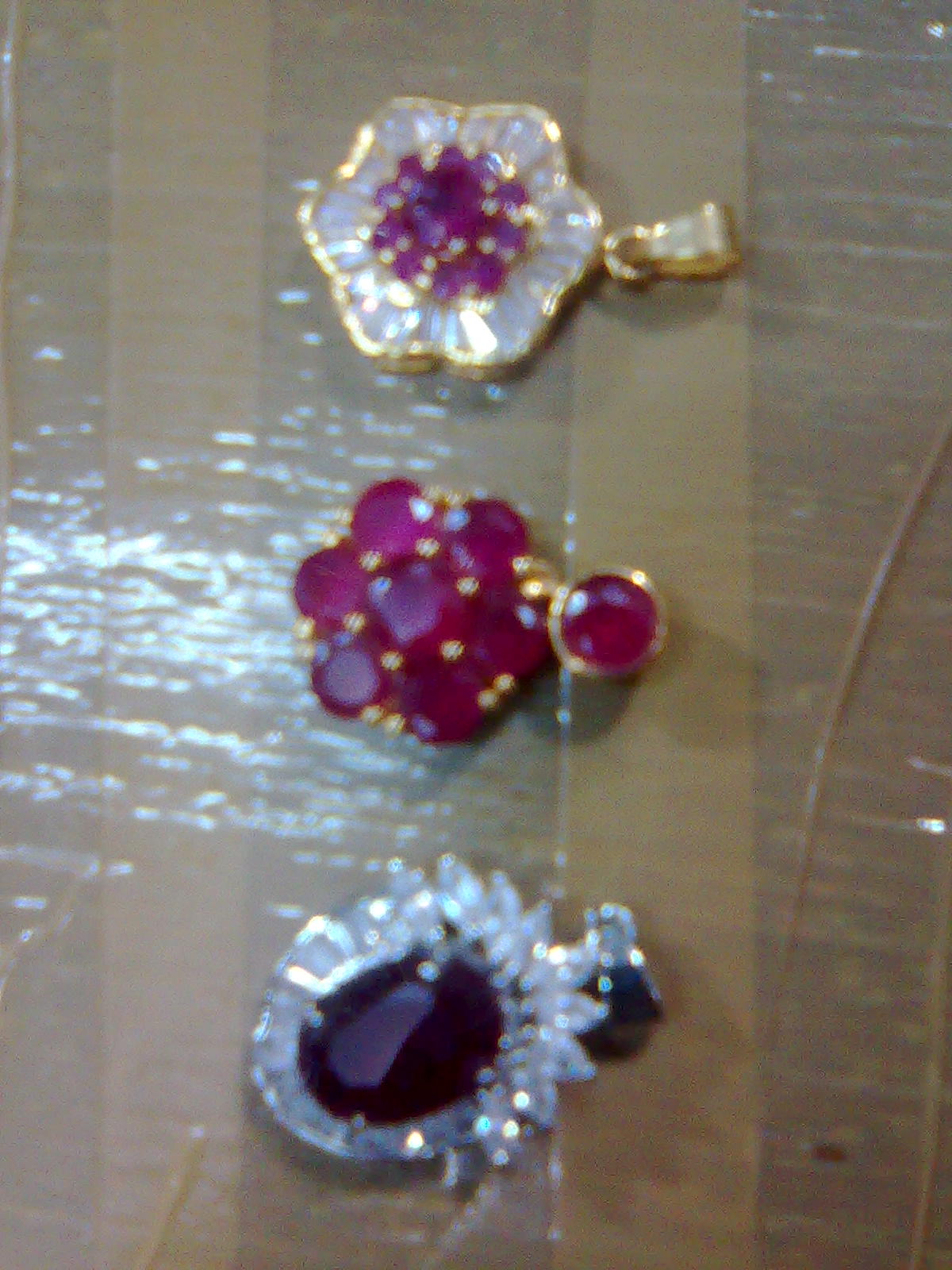 Liontin Batu Ruby | Souvenir Kaltim