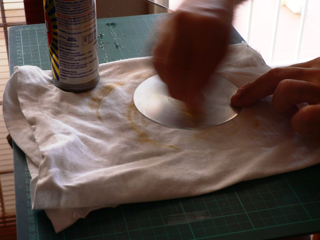 Oido al tambor: RECUPERAR UN CD RAYADO