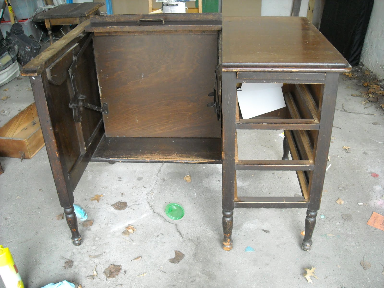 Homemaker Remodeled: TP: Refurbishing an Old, Broken Typewriter Desk ...