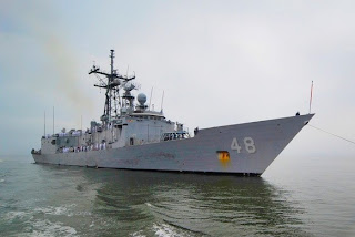 Блог Владимира Пелевина: USS Vandegrift (FFG 48). Vladivostok, Russia ...