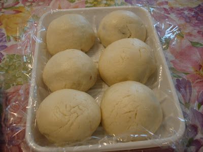 The Adventures of Leslie and Leryn: Mushi Manju (Steamed Japanese Pastries)