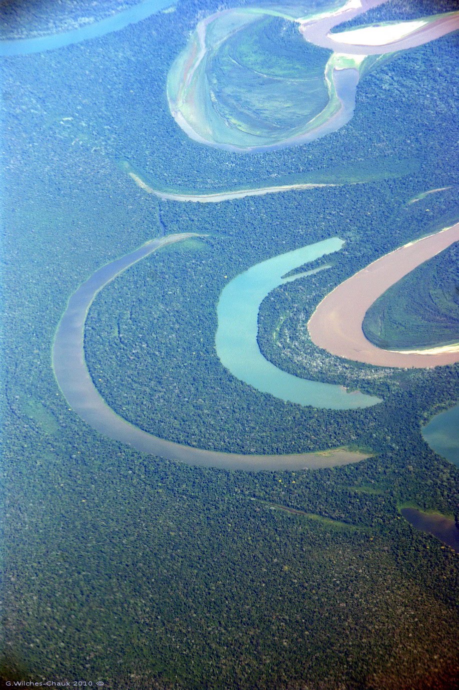 LIBRETA DE NOTAS DE UN VIAJERO FRECUENTE: MEANDROS DEL AMAZONAS