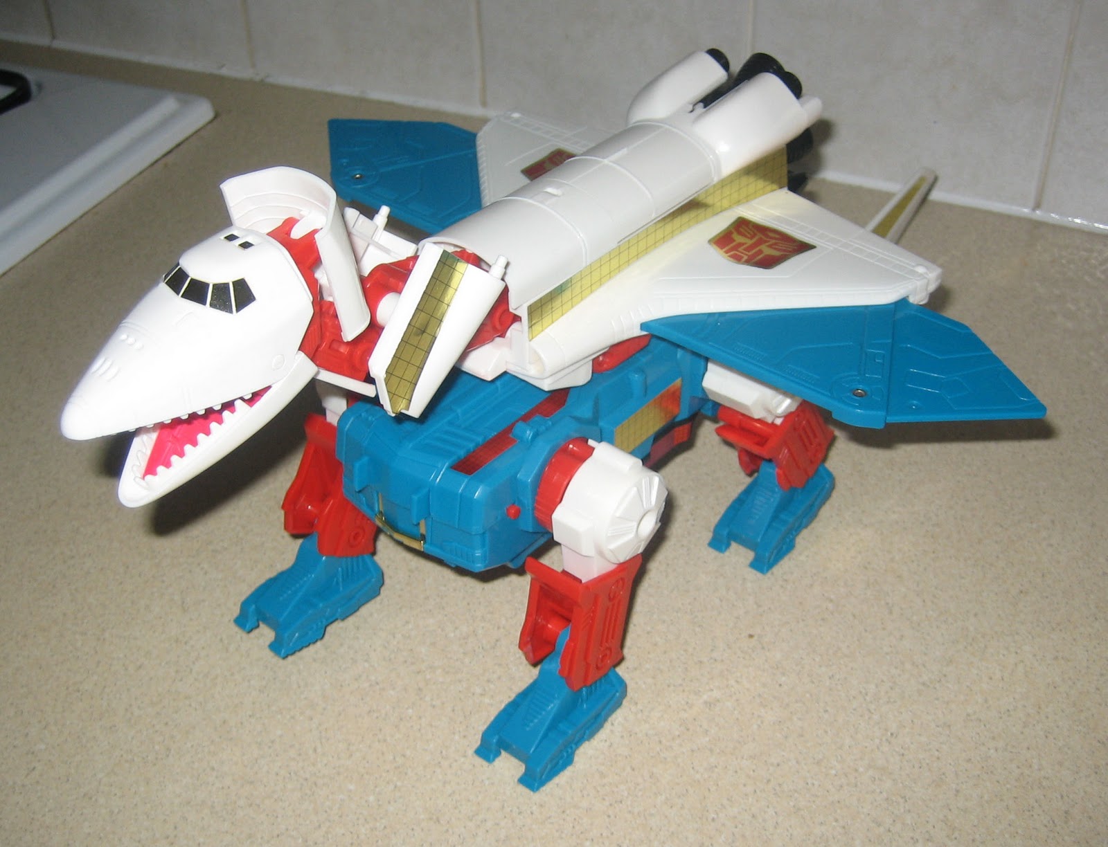 When Toys Rule The World: Review: Transformers Sky Lynx