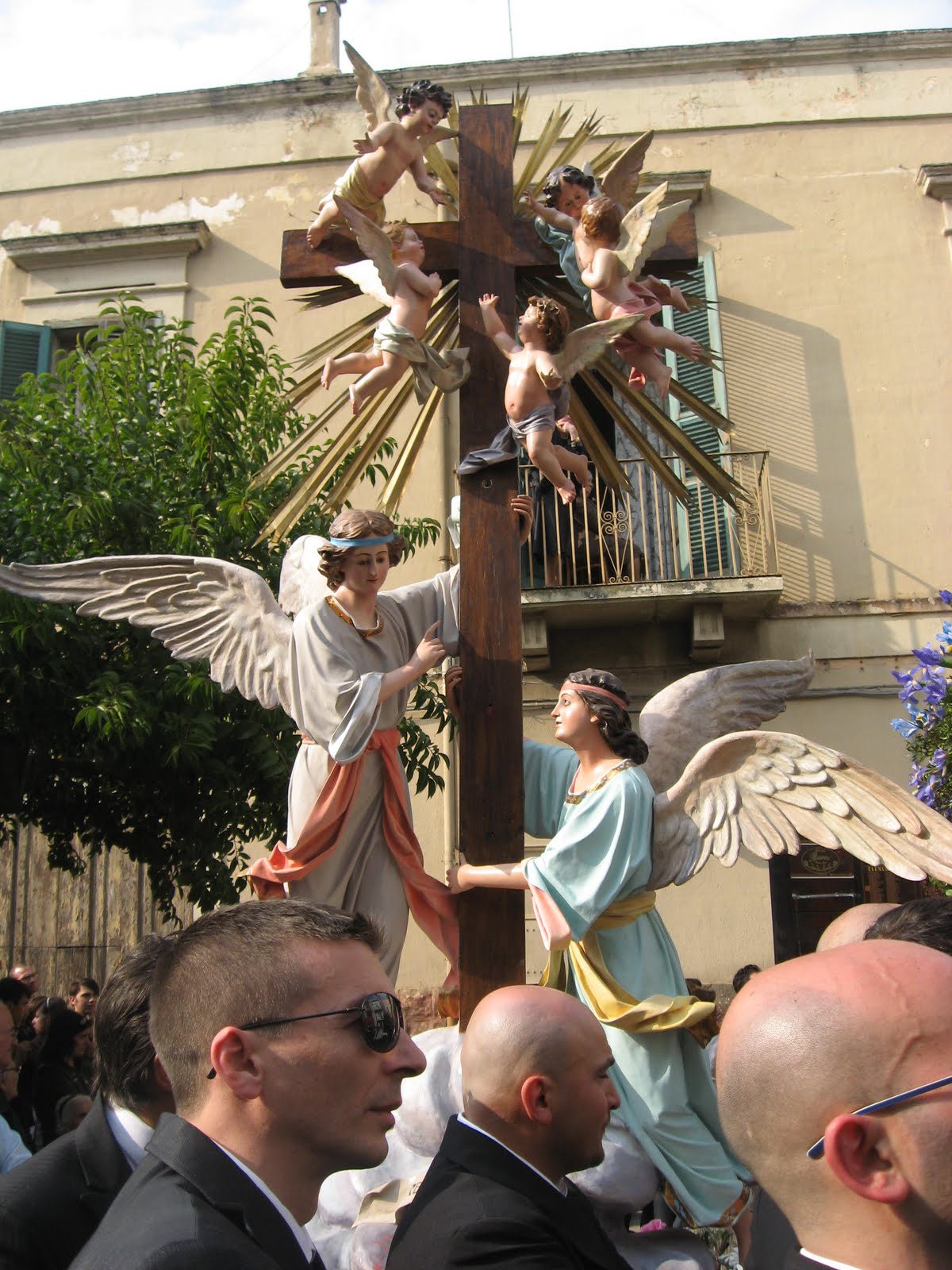 LA SETTIMANA SANTA A VALENZANO (BA): 49 - L' Esaltazione della S. Croce