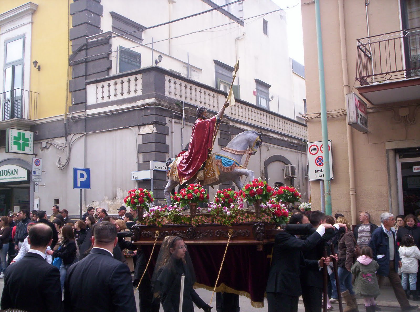 LA SETTIMANA SANTA A VALENZANO (BA): 40 - Il centurione Longino