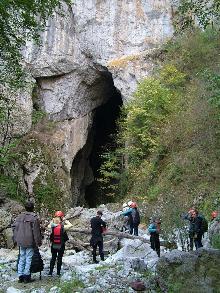 Calatoreste Romaneste: Pesteri in Romania