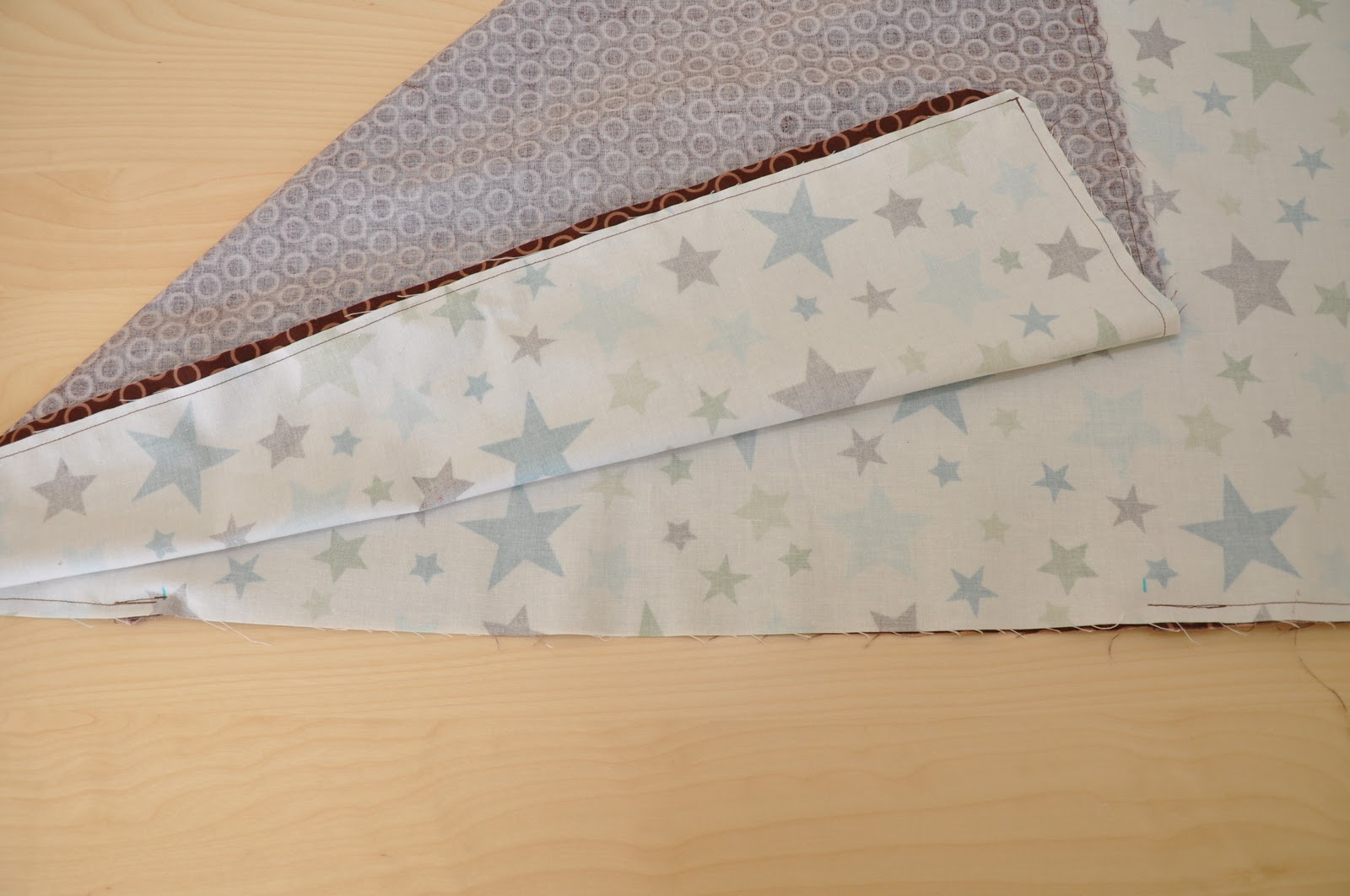 Made By Lisa G: Reversible Hooter Hider Tutorial