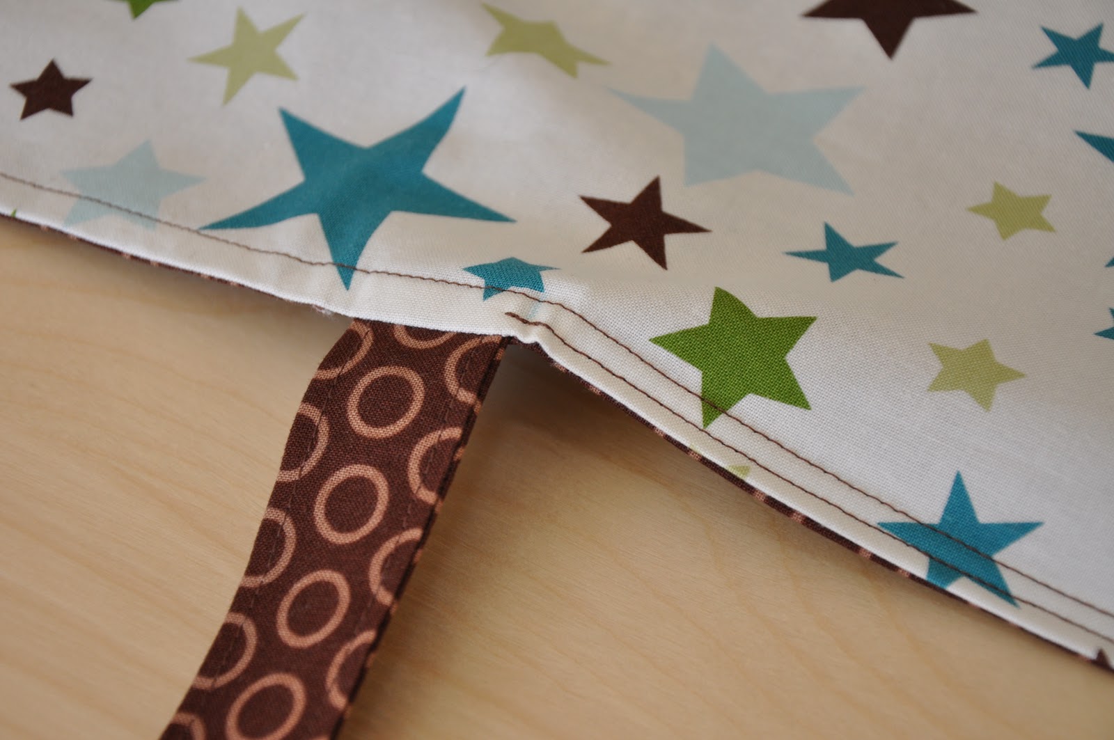 Made By Lisa G: Reversible Hooter Hider Tutorial