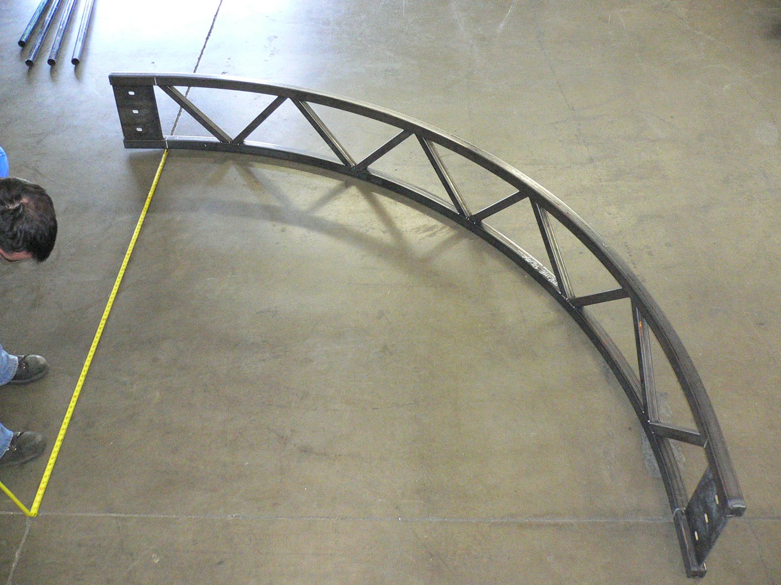 J1 Metal Fabrication: Curved Truss