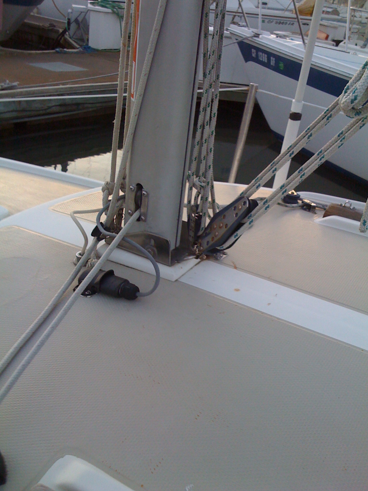 Catalina 22: Mast and Single Handed Rigging