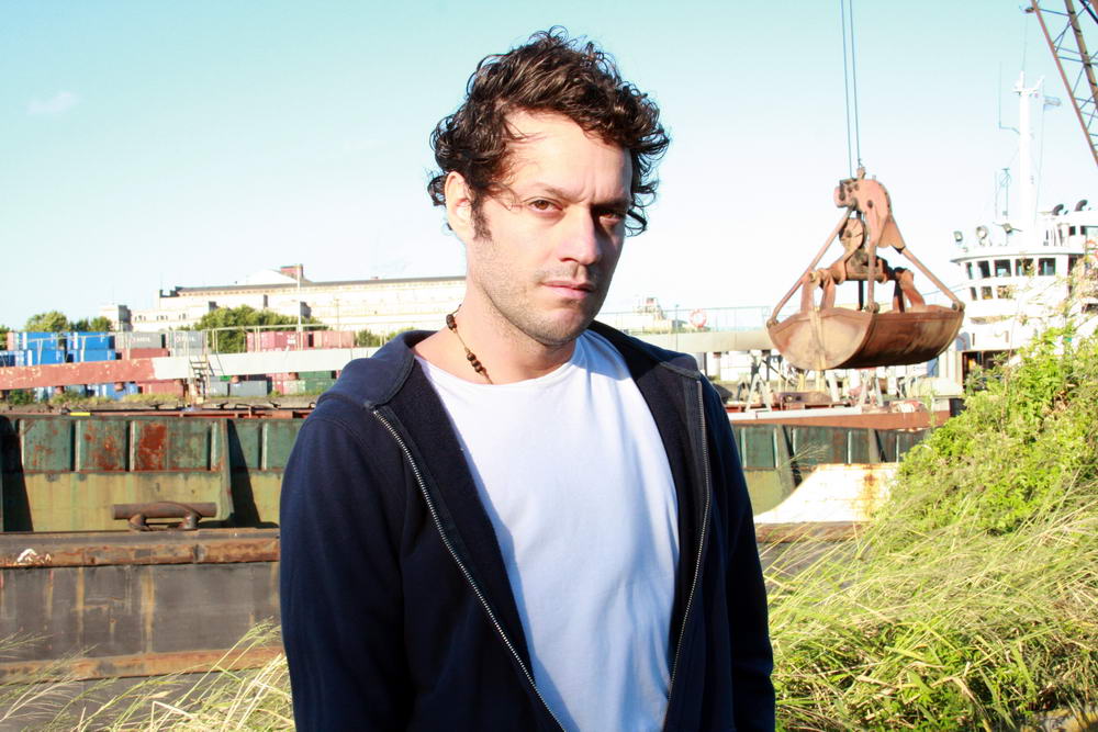 Biblioteca LGTTB "Oscar Hermes Villordo": Alejandro Quesada